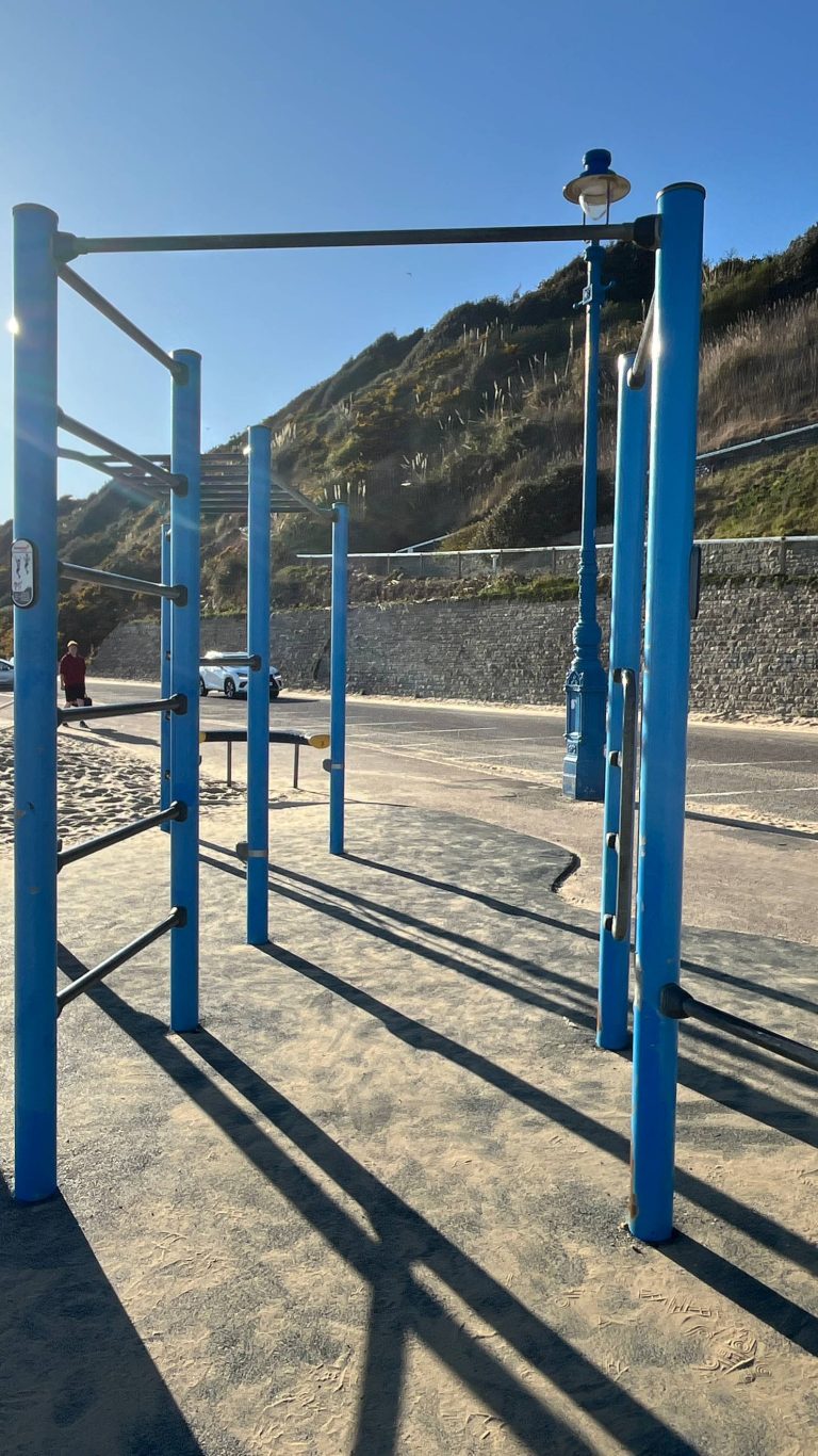 Outdoor Calisthenics in Bournemouth Beach at Geva Mentor Fitness Park ...